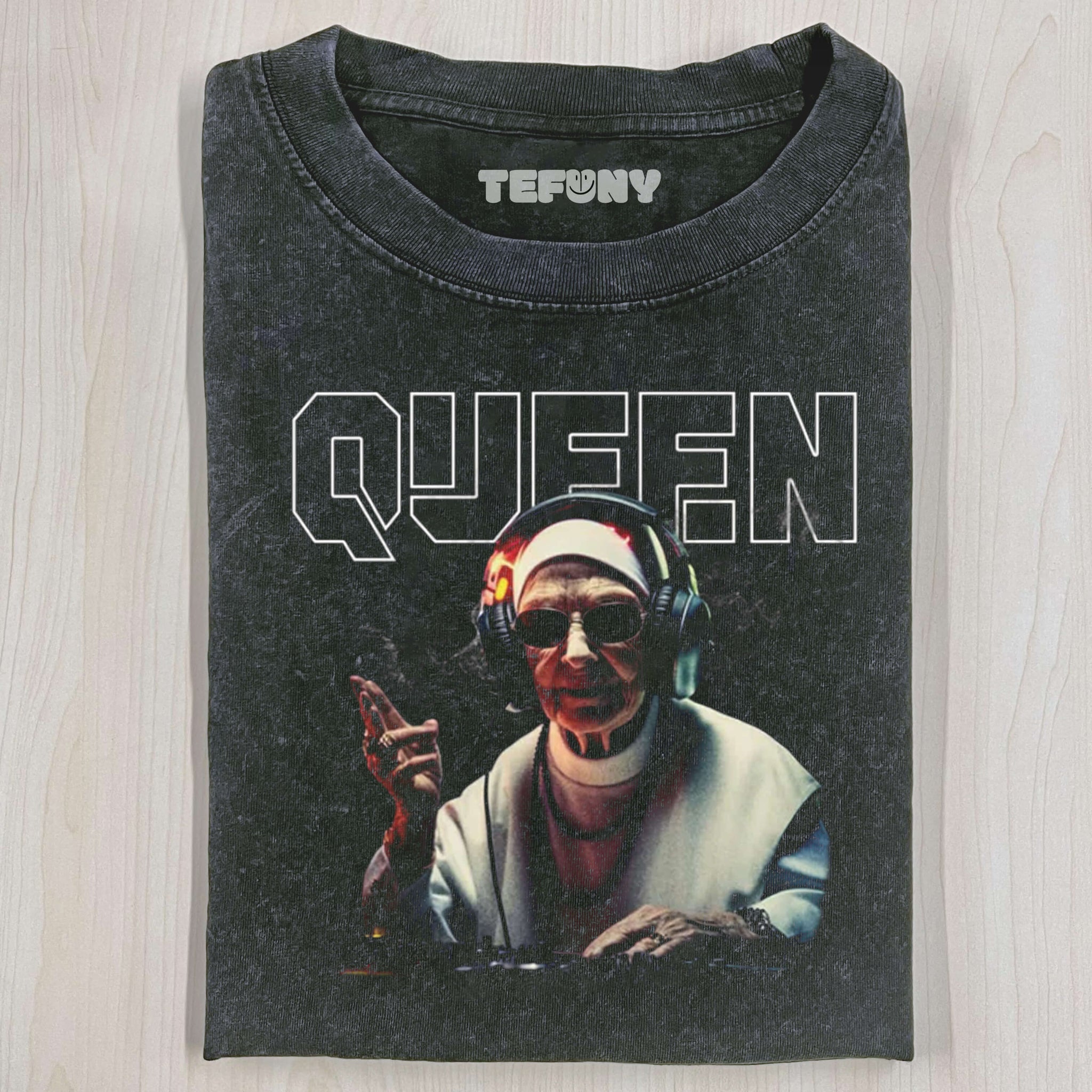 TECHNO QUEEN T-SHIRT